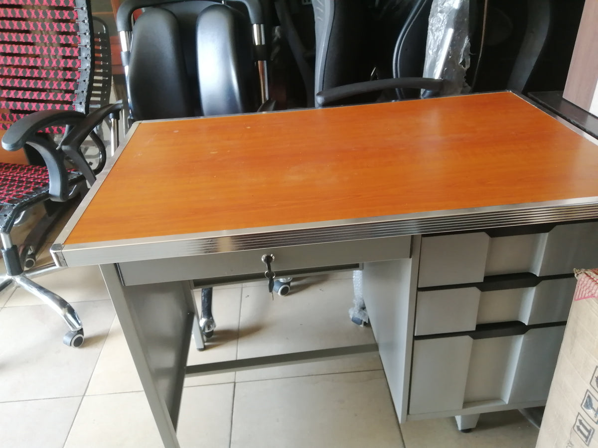 wooden Top Steel Office Table – Eunicon interior